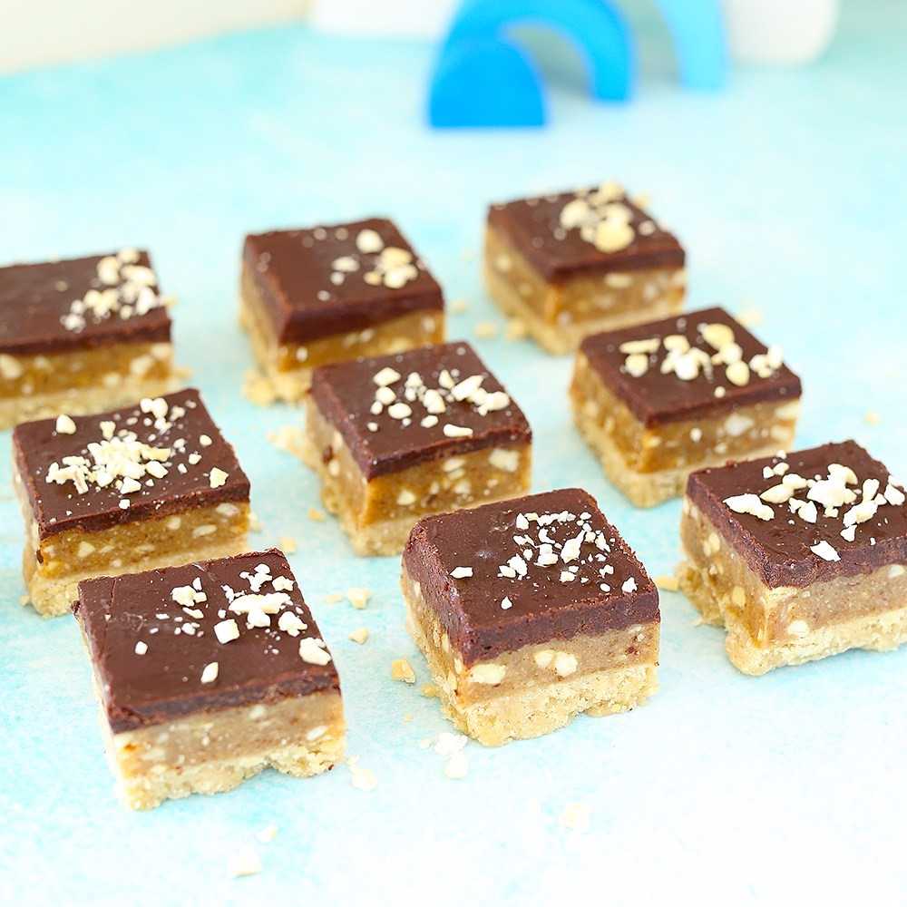 Raw Snickers Slice – Mama Megs